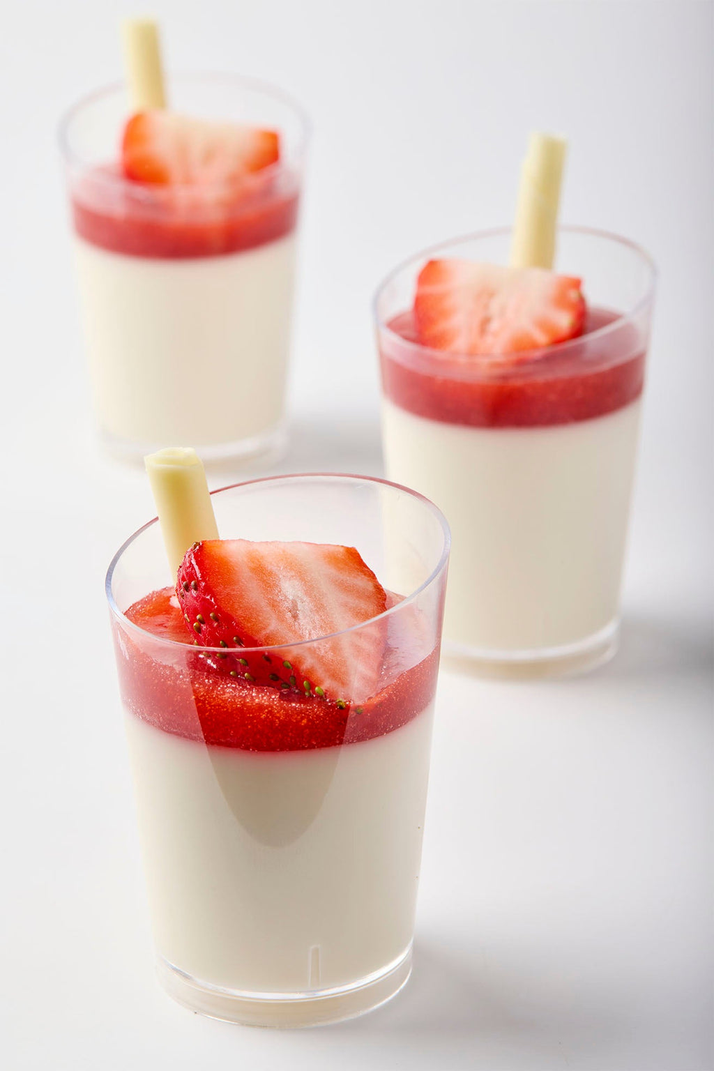 Vanilla Panna Cotta Mini Parfaits – Catalina's Sweet Atelier